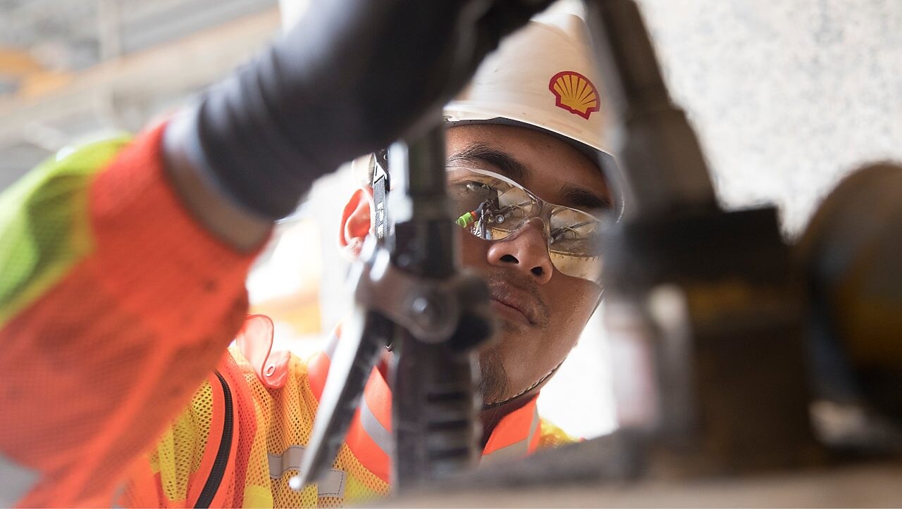 Zapobieganie awariom urządzeń – Shell Lubricant Solutions | Klienci ...